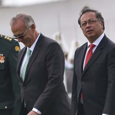 Gustavo Petro tiene el 56% de aprobación en sus primeros días de mandato, según Invamer ...